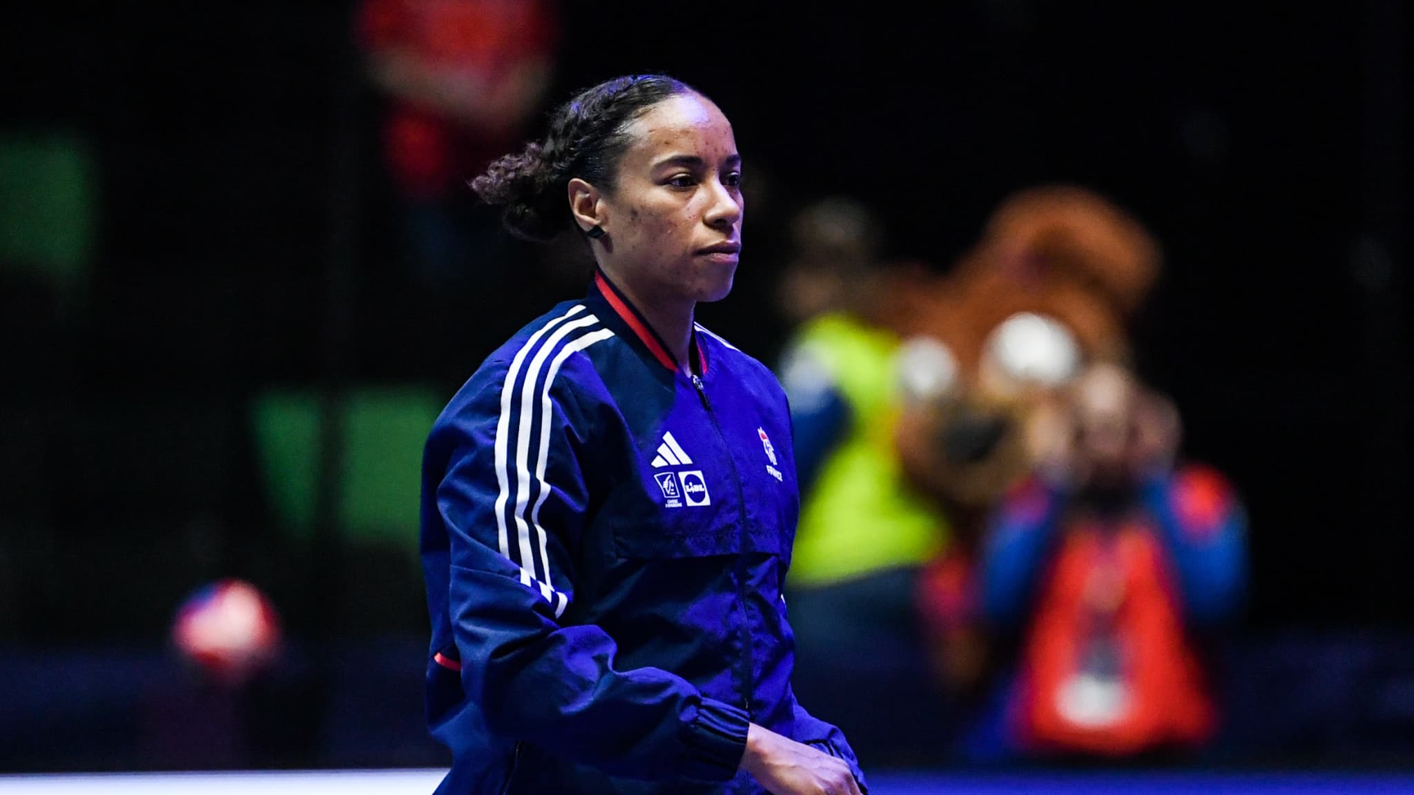Mondial de handball: Estelle Nze Minko, la capitaine au grand cœur, qui ...