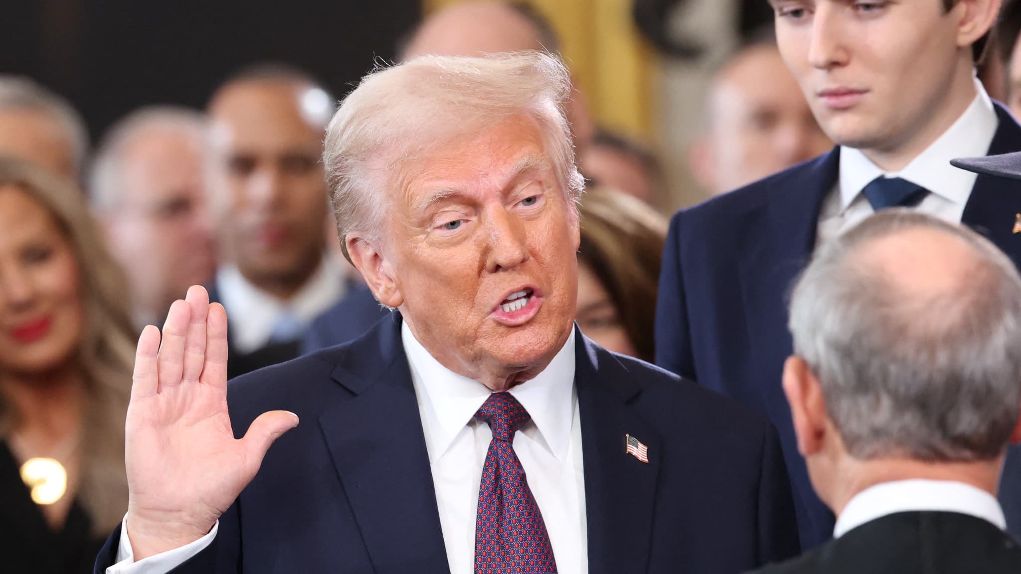 Donald Trump devient le 47e président des États-Unis et leur promet un "âge d'or"