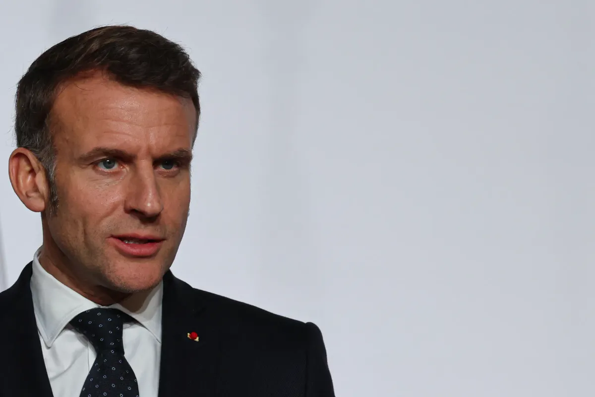 Emmanuel Macron prévient qu'une violation de la souveraineté du ...