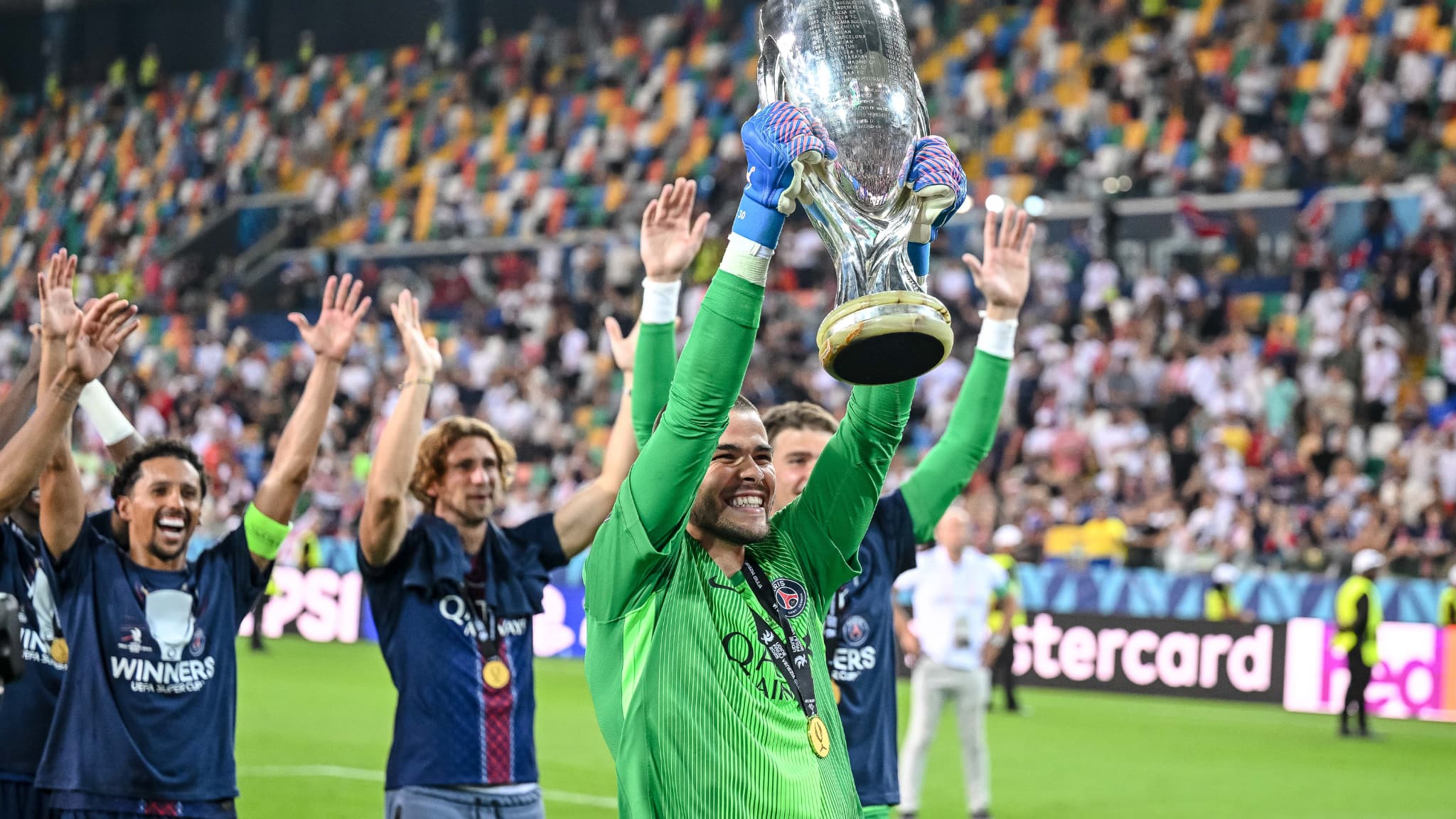 PSG-Tottenham: "J'ai envie de dire bravo", Riolo débriefe la première de Lucas Chevalier