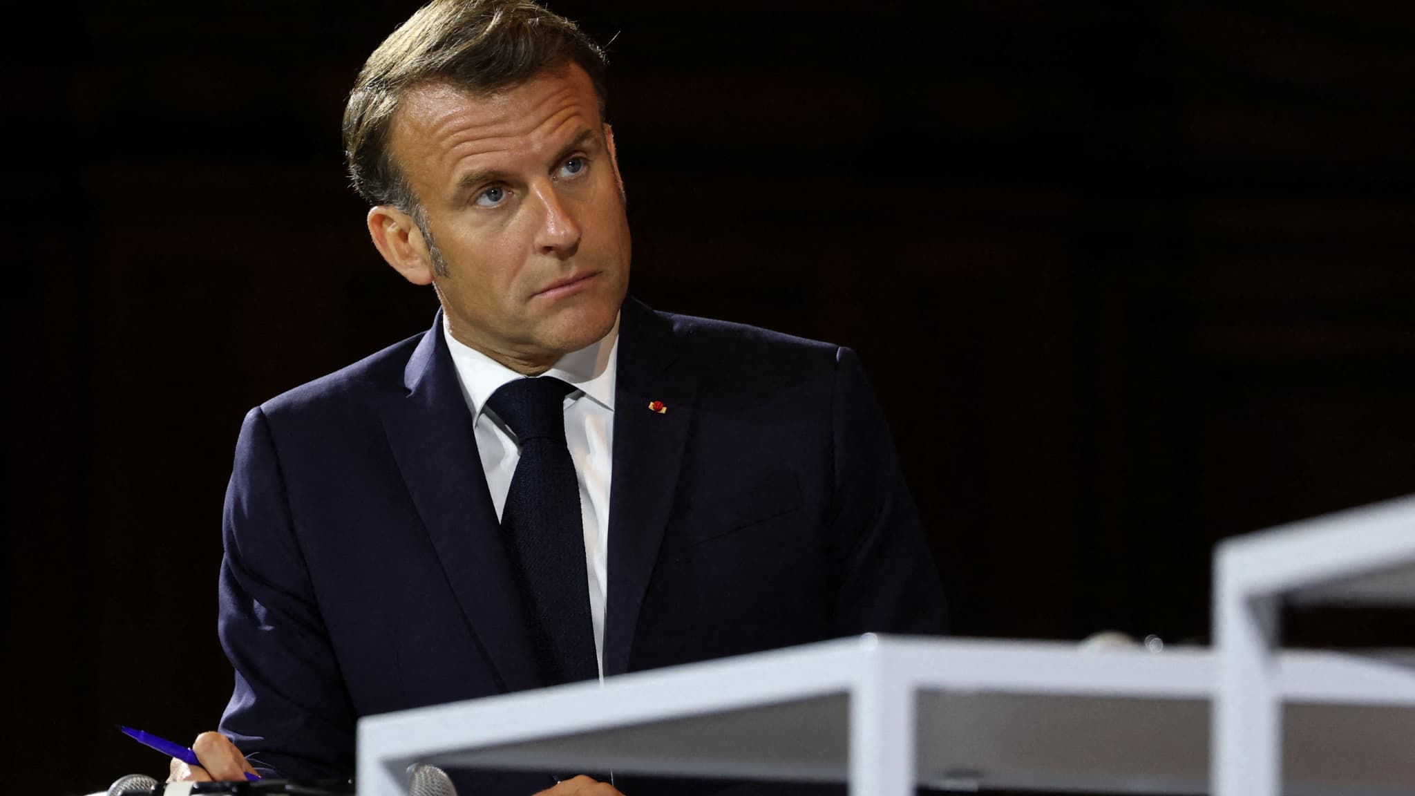 Emmanuel Macron appelle à défendre la laïcité face au "piège de la lecture identitaire"