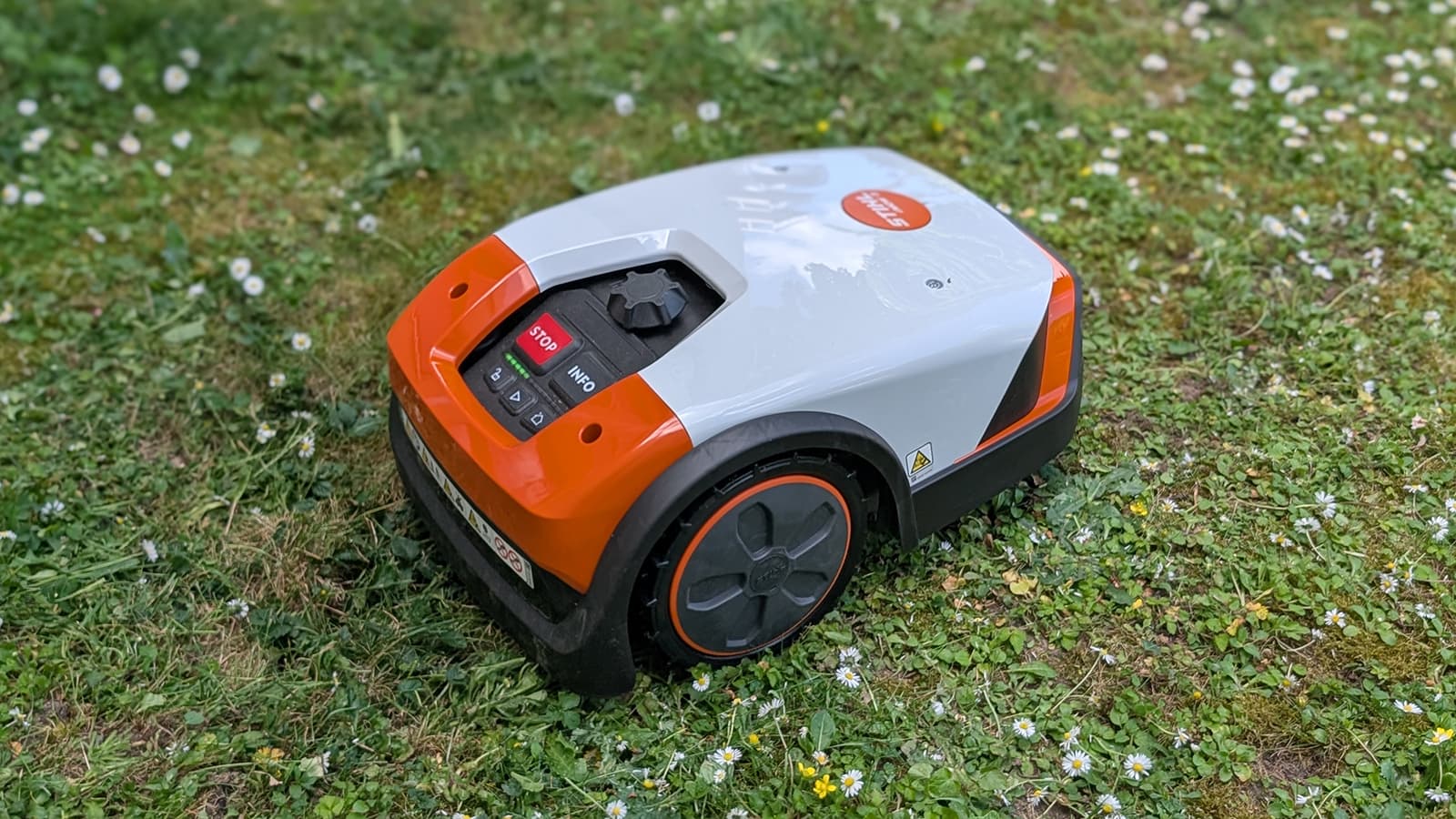 Test iMOW 3 par Stihl : ce robot-tondeuse de dernière génération est-il ...