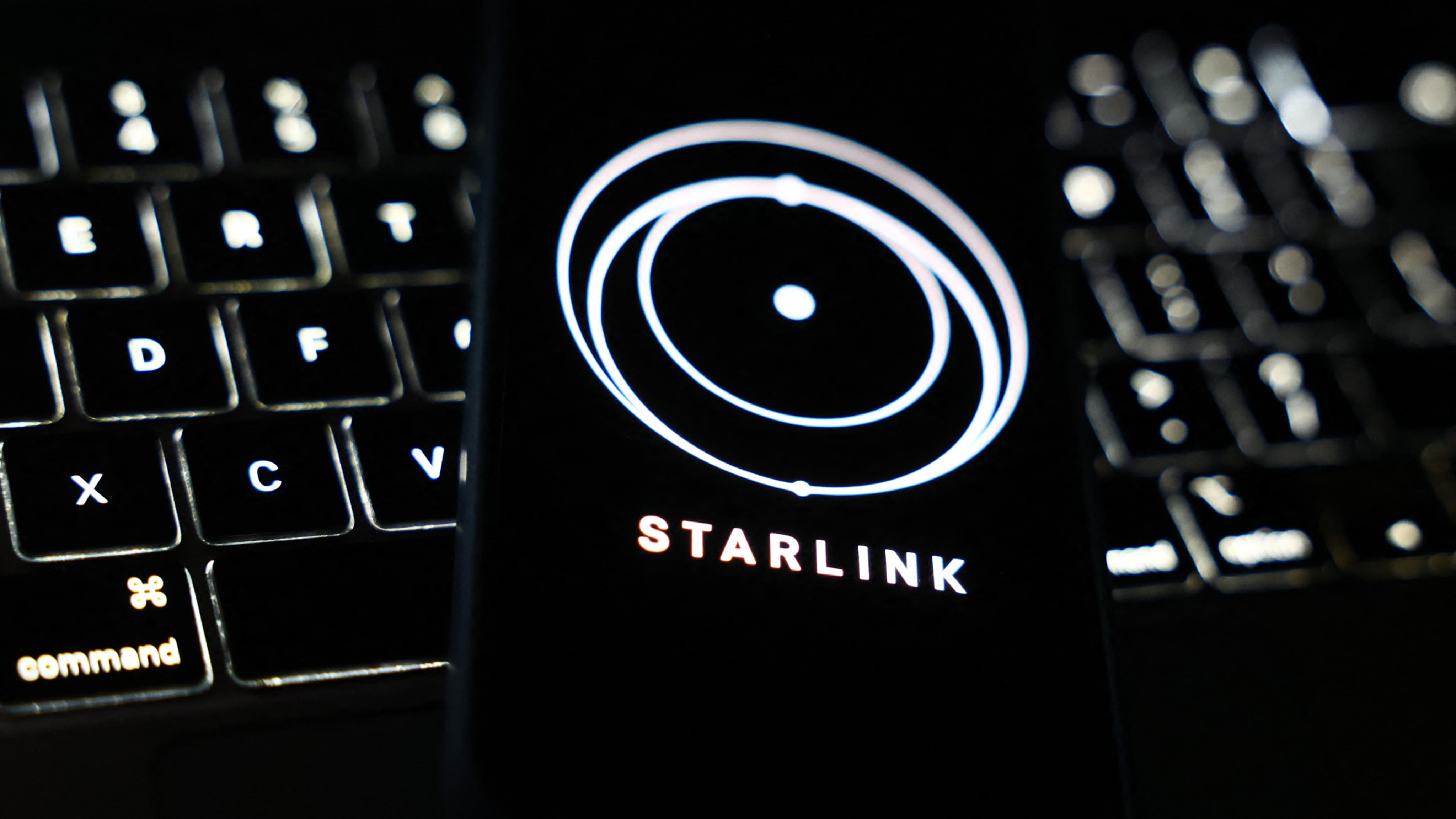 Dépendante de Starlink, Kiev discute avec SpaceX pour bloquer son accès ...
