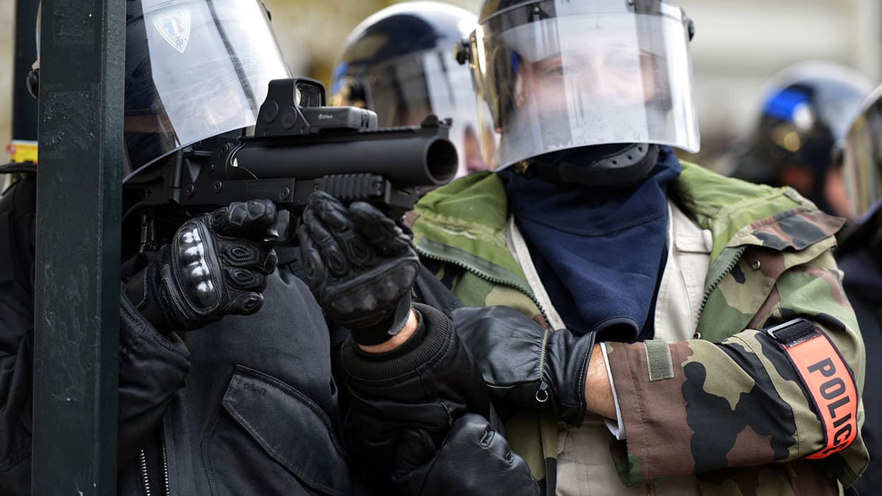 Se passer du Flash-Ball? "Hors de question", répondent les policiers