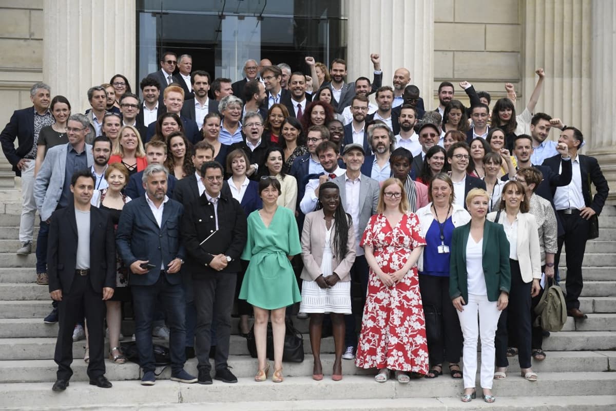 "La dernière grasse mat": dans les premiers pas à l'Assemblée du député ...