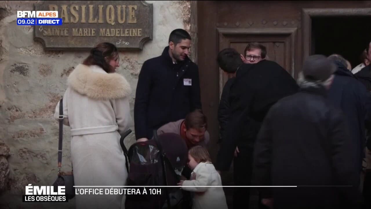 Obsèques du petit Émile: les parents du jeune garçon arrivent à la ...