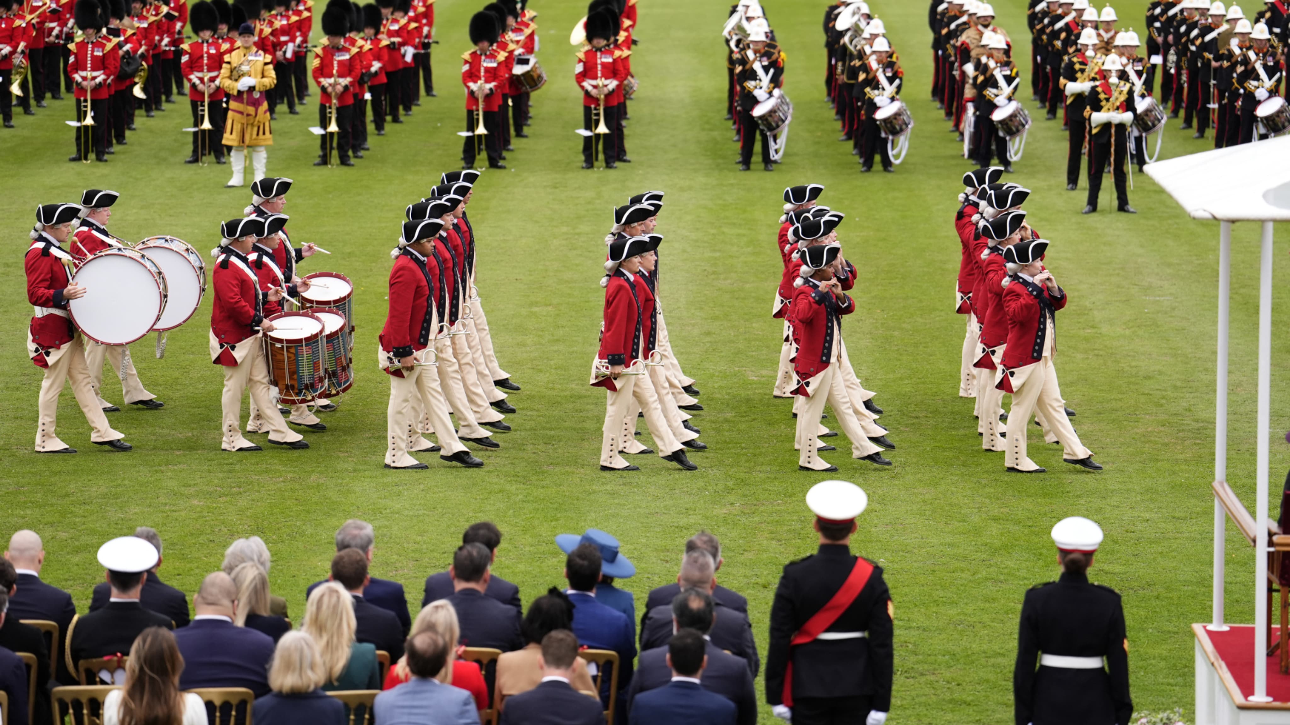 "Un des plus grands honneurs de ma vie": Donald Trump accueilli par ...