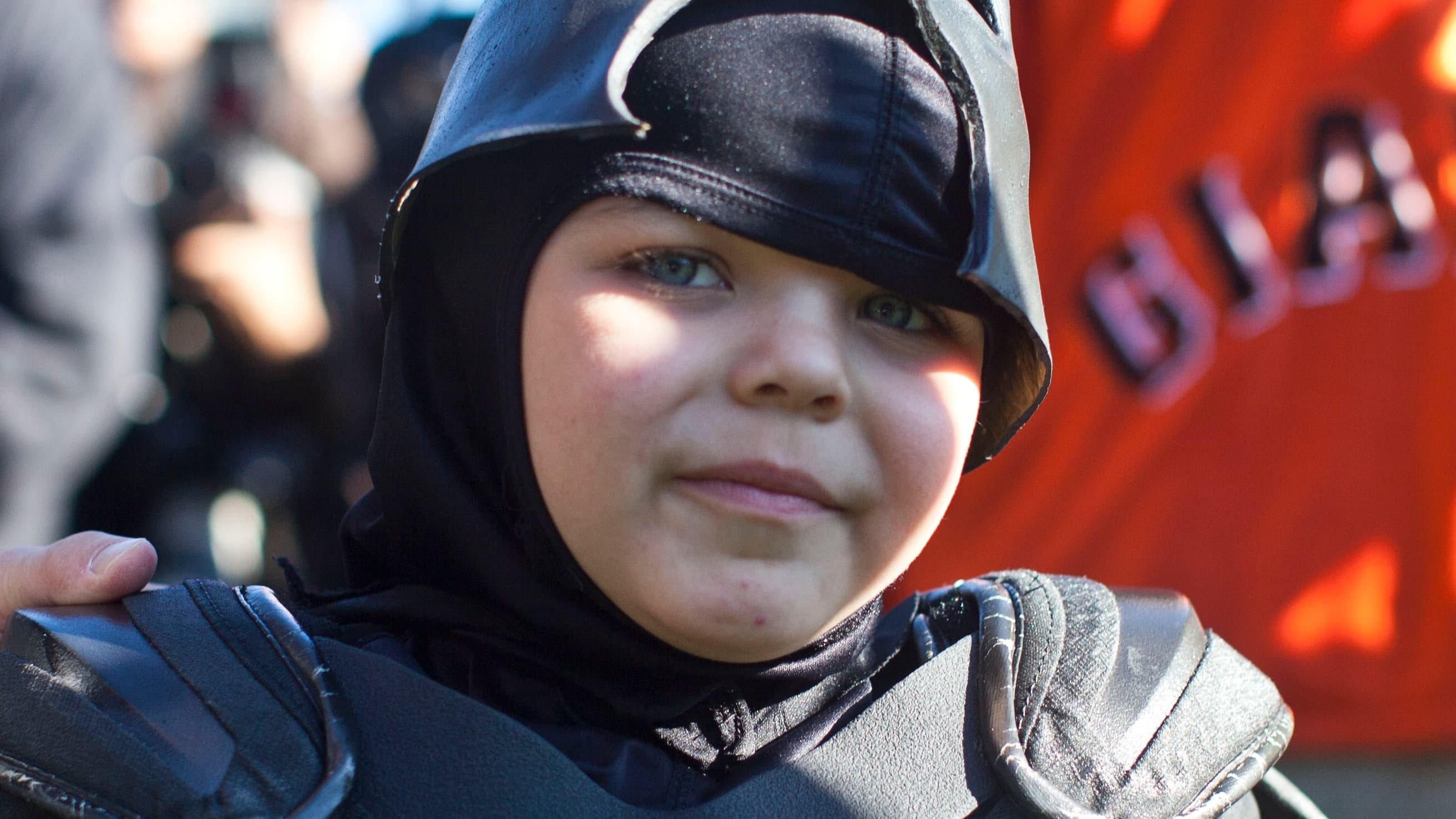 Batkid: cinq ans après avoir pu réaliser son rêve, le petit Miles Scott ...