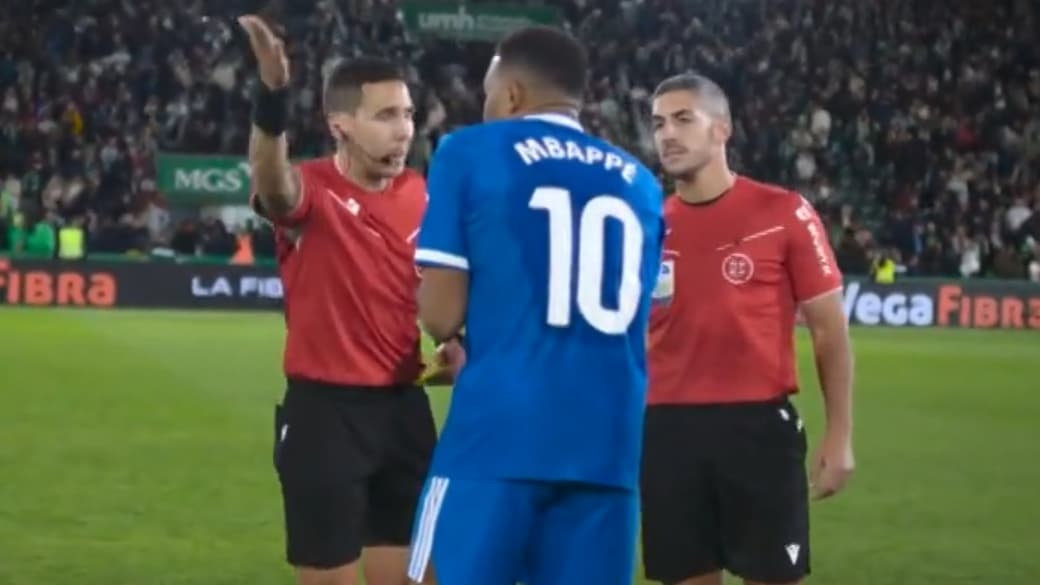 Frustration maximale: la colère de Kylian Mbappé contre l'arbitre au ...