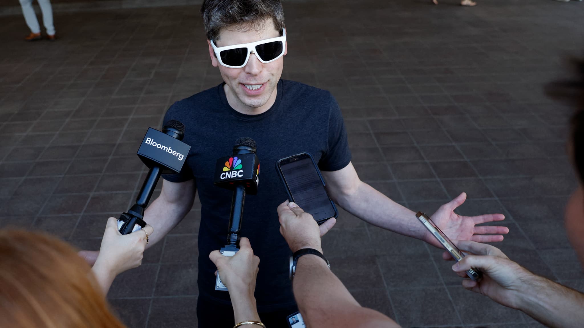 Nouvelle commande colossale pour OpenAI: la start-up va acheter pour 10 ...