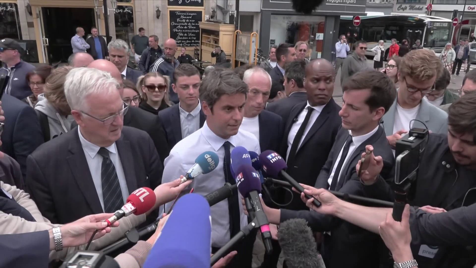 Législatives: Gabriel Attal en campagne dans le Pas-de-Calais, "il peut ...