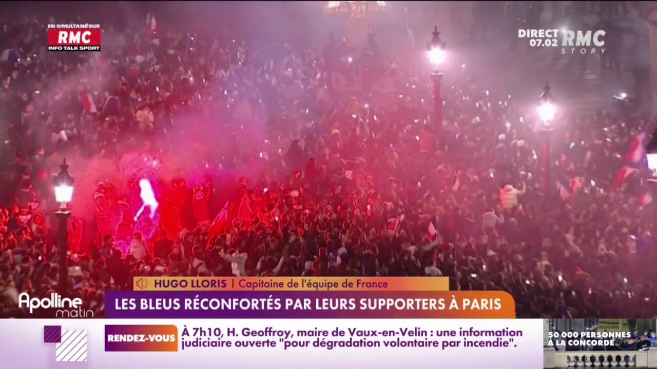 Les Bleus réconfortés par leurs supporters à Paris
