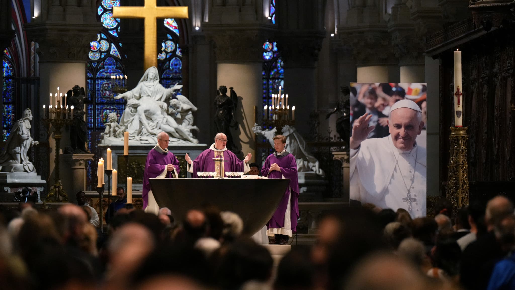 Une messe "pour le repos de l'âme du pape François" vendredi à Notre ...