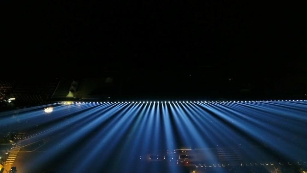Nice: 86 faisceaux lumineux éclairent le ciel de la Promenade des Anglais