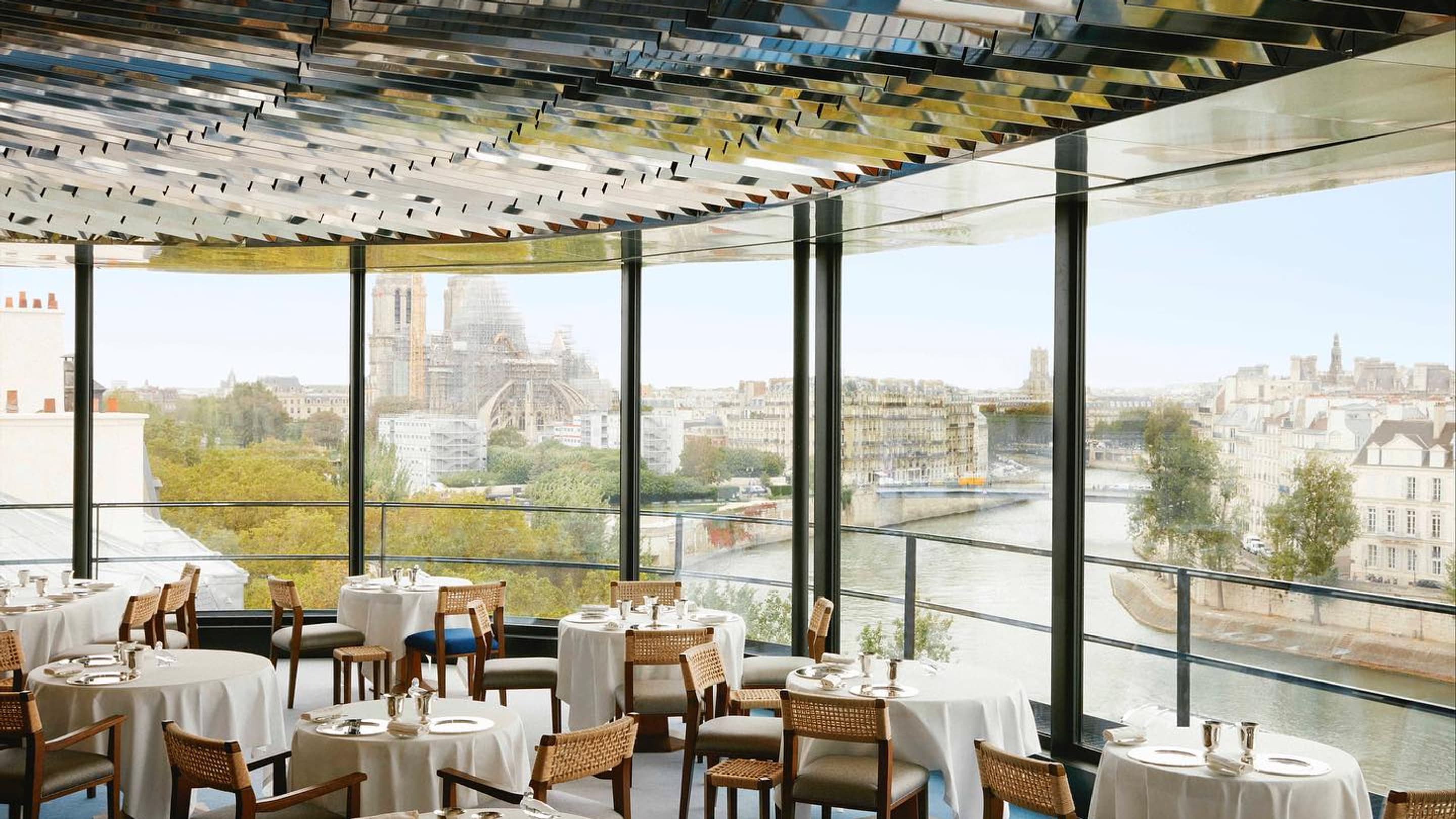Le restaurant de la Tour d'Argent célèbre la réouverture de Notre-Dame ...