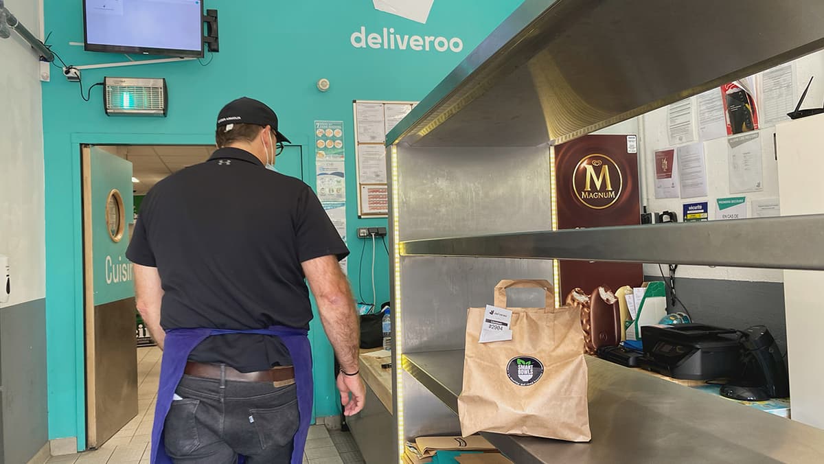 Comment Deliveroo a fait venir des dizaines de restaurants dans ses ...