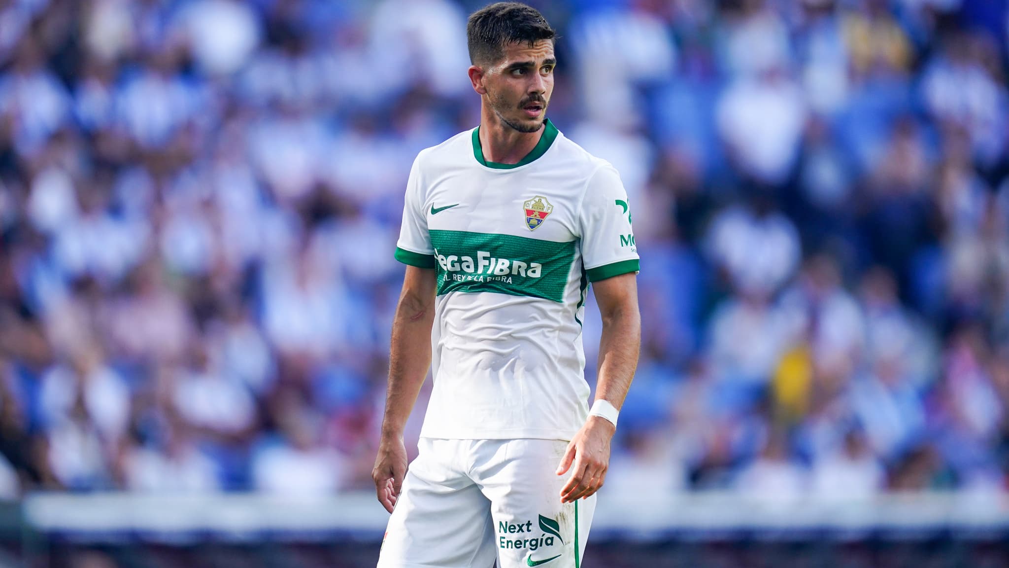 Gros couac au Real Madrid: le club confond André Silva d'Elche avec le ...