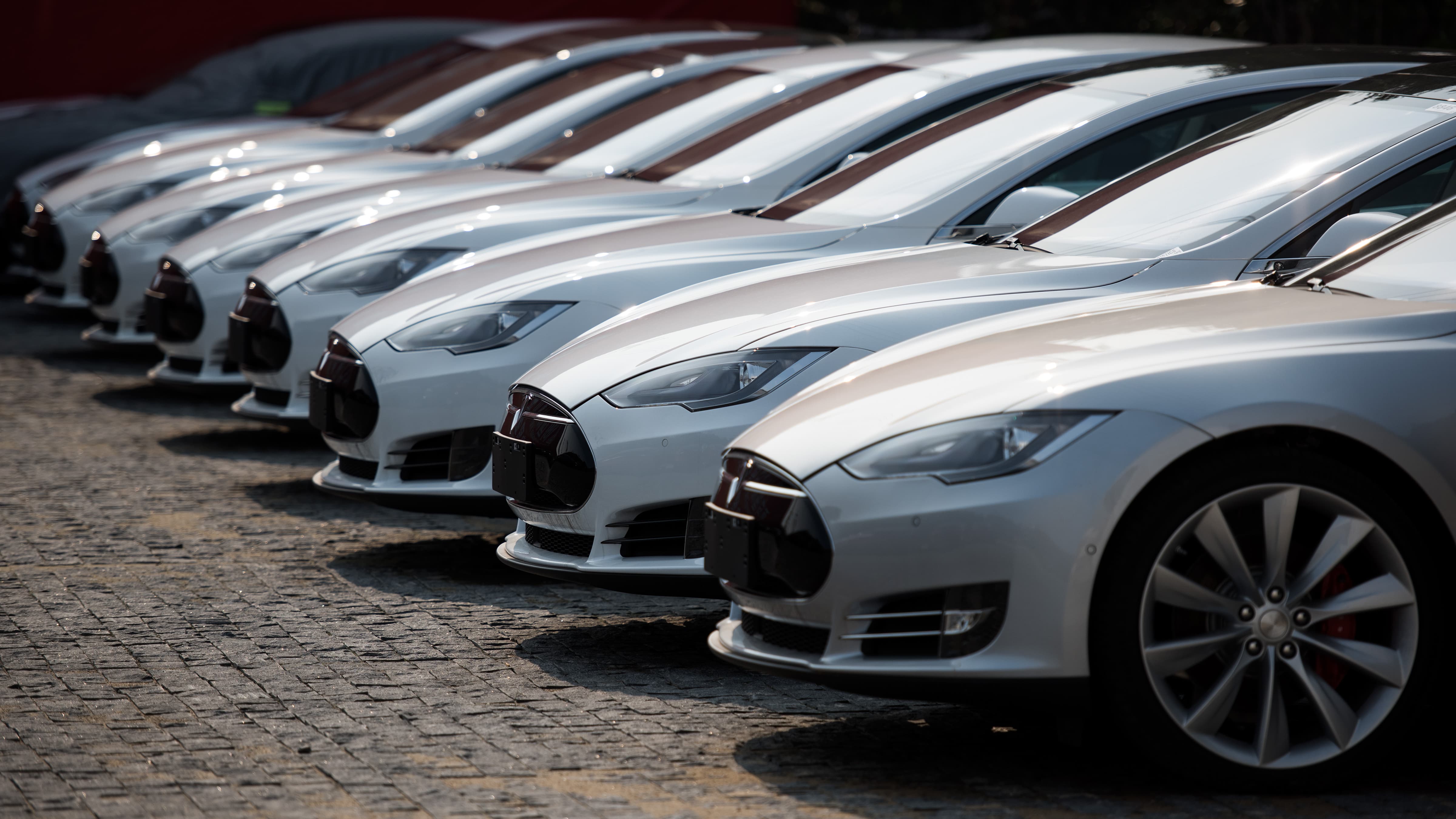 Quand Wall Street valorise une Tesla au prix de deux Rolls Royce