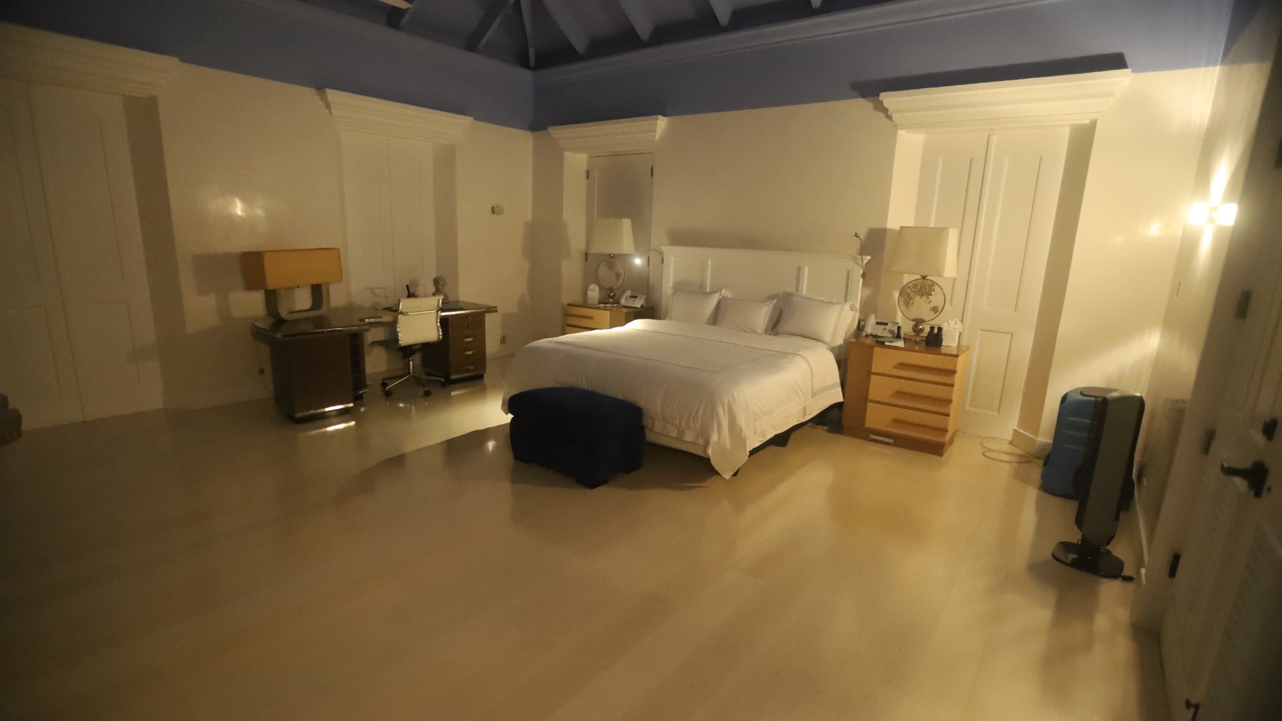 "Un aperçu troublant de son monde": des images de l'île de Jeffrey ...