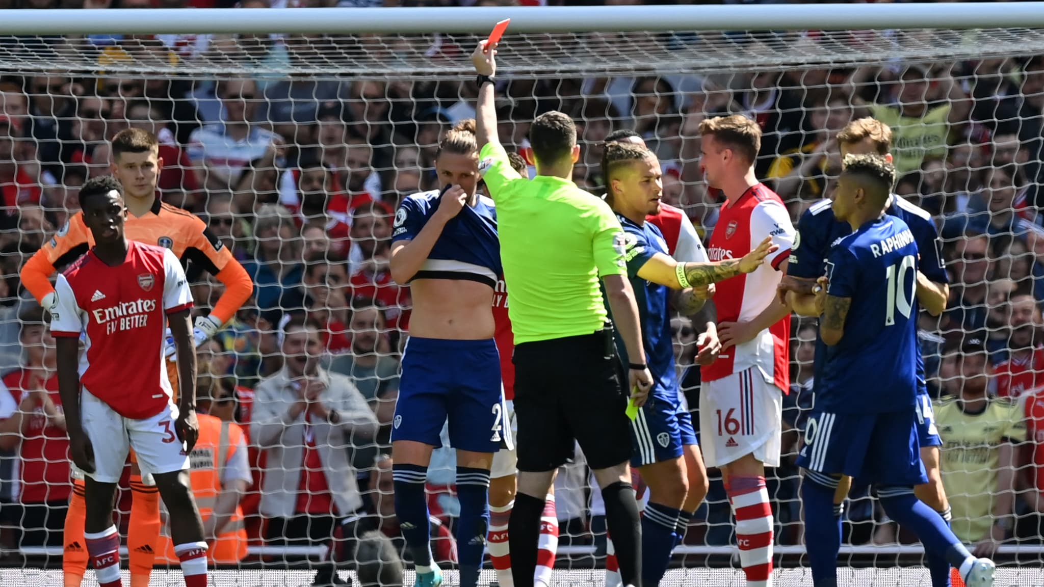 Arsenal-Leeds: le tacle horrible d’Ayling qui a facilité la victoire ...