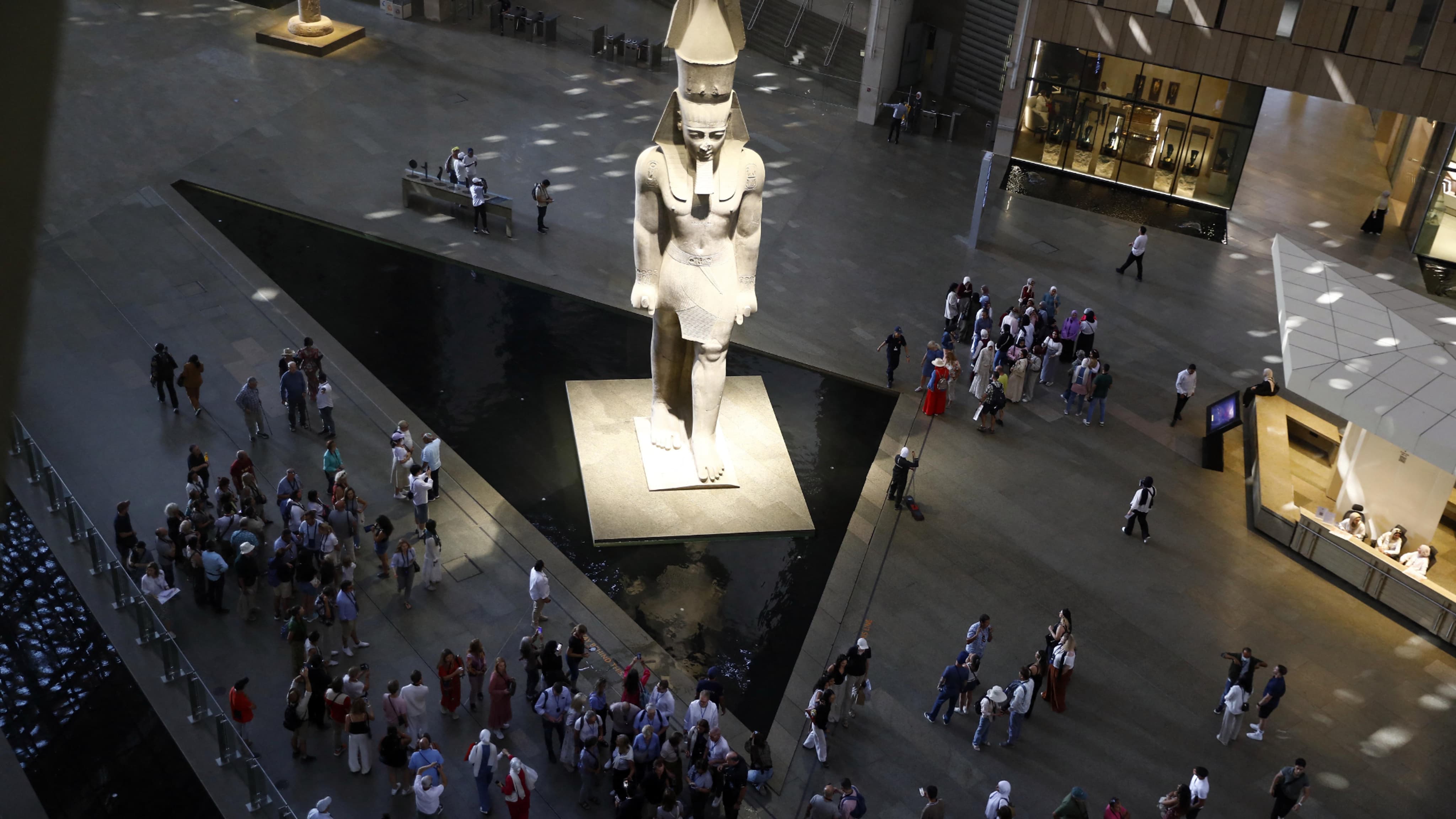 Une statue de 83 tonnes, 5 millions de visiteurs attendus par an... Les ...