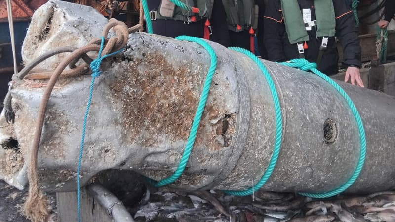 Une bombe allemande d'une tonne repêchée par un chalutier dans le Calvados