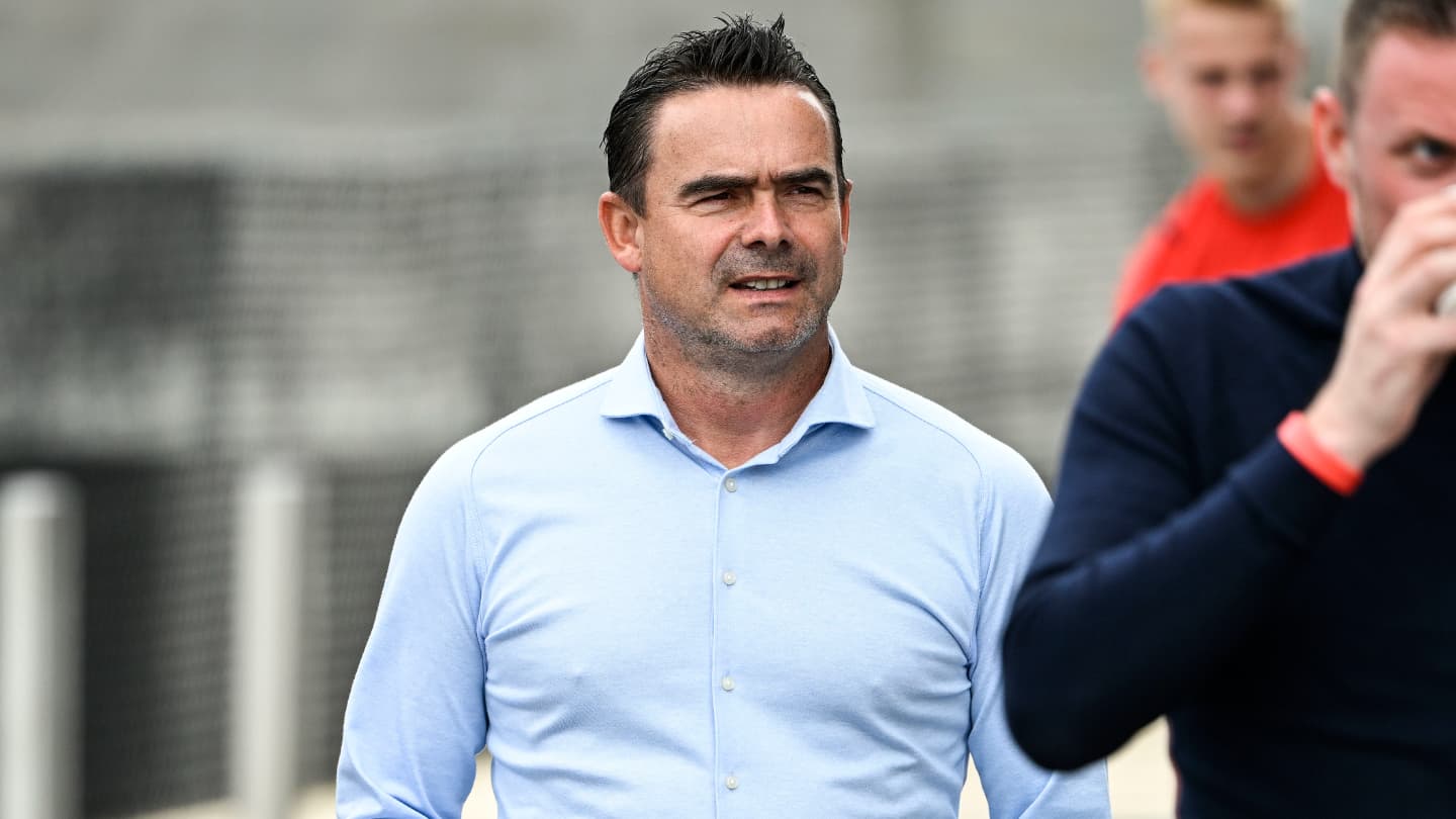 Pays-Bas: des dommages irrémédiables au coeur pour Overmars après son ...