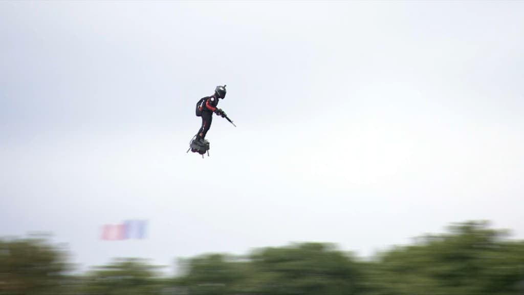 EN VIDÉO - 14-Juillet: l'"homme volant" Franky Zapata survole les ...