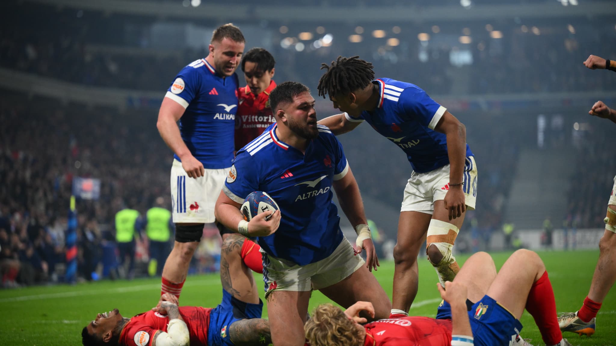 Les Bleus poursuivent leur rêve de Grand Chelem en maîtrisant l’Italie