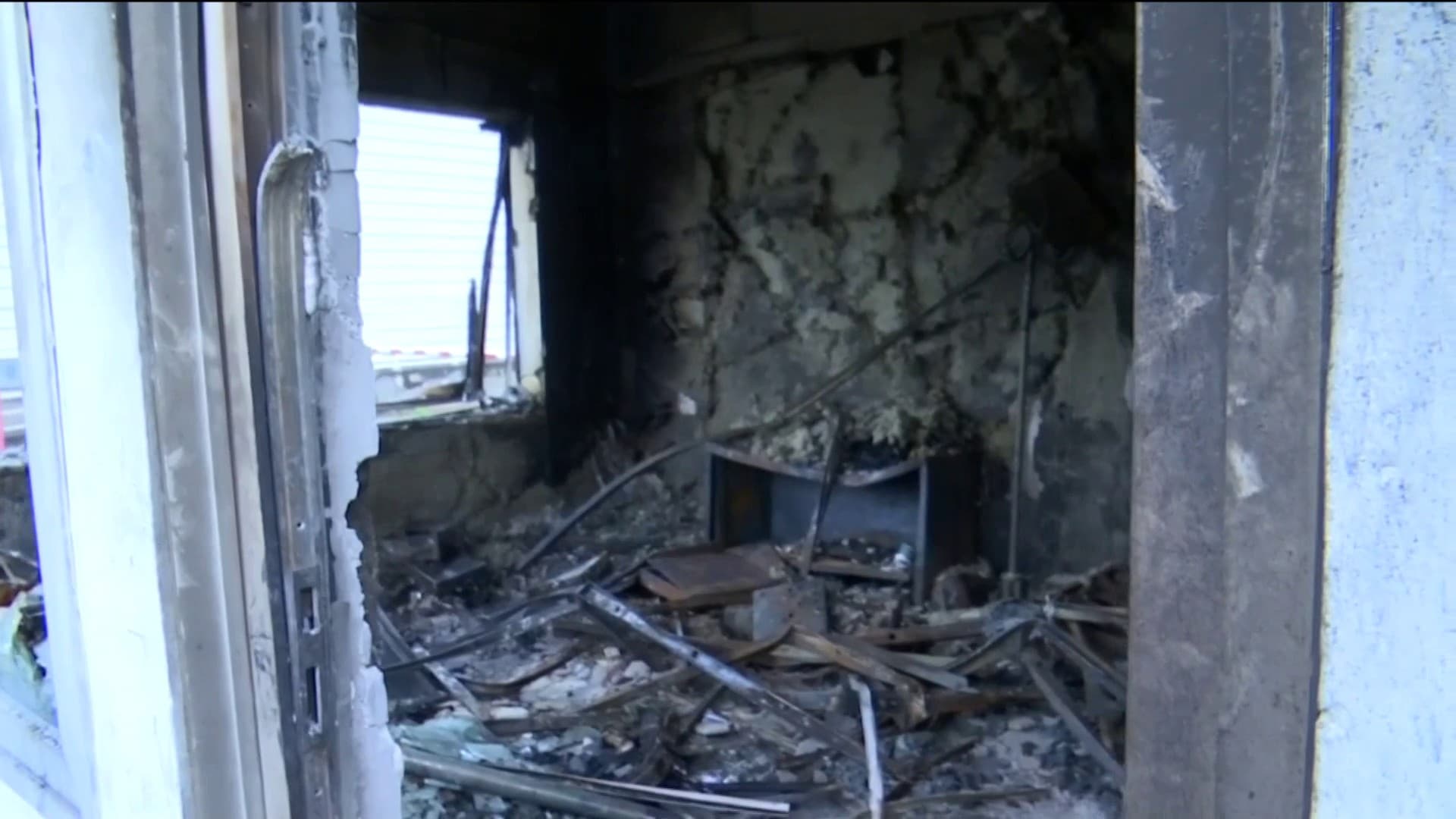 Emeutes: une centaine de bâtiments publics touchés en Île-de-France