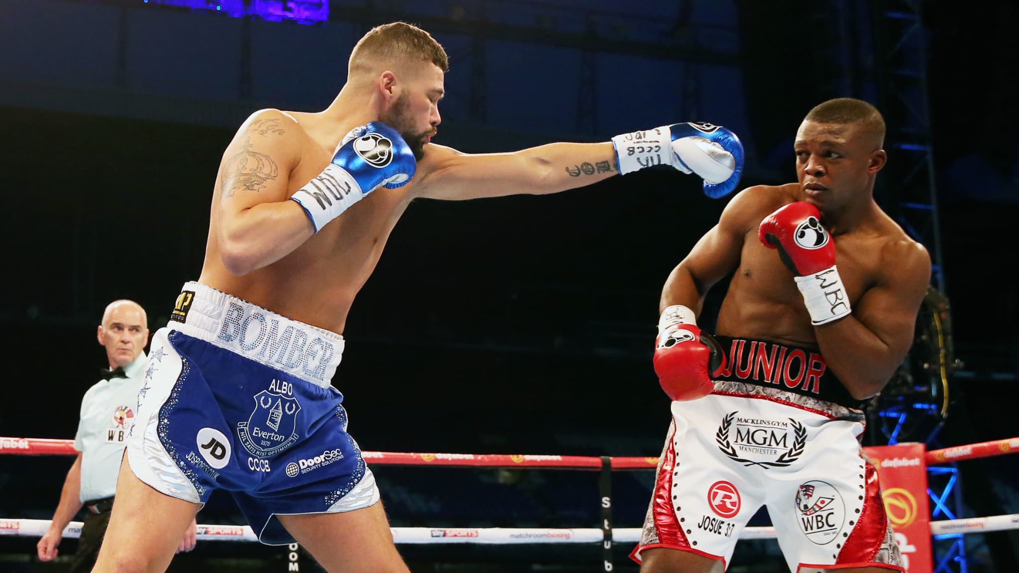 Boxe: le Congolais Makabu conserve sa ceinture WBC des lourds-légers