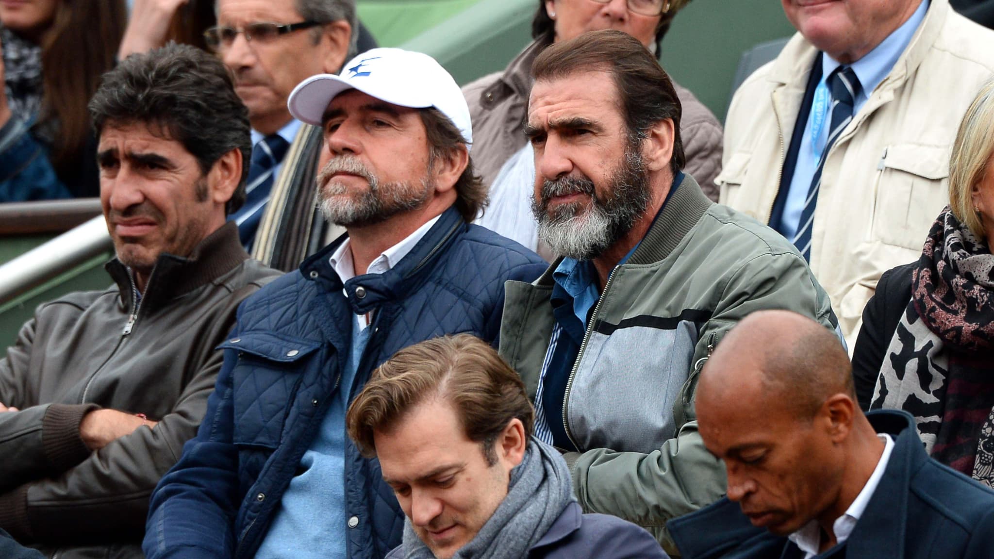 Beach soccer: pourquoi les frères Joël et Éric Cantona réclament des ...