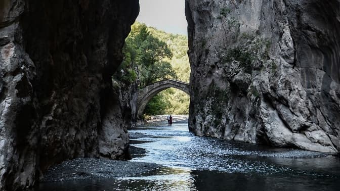 Grèce: une touriste tuée par une chute de rochers en Crète Grèce: une touriste tuée par une chute de rochers en Crète