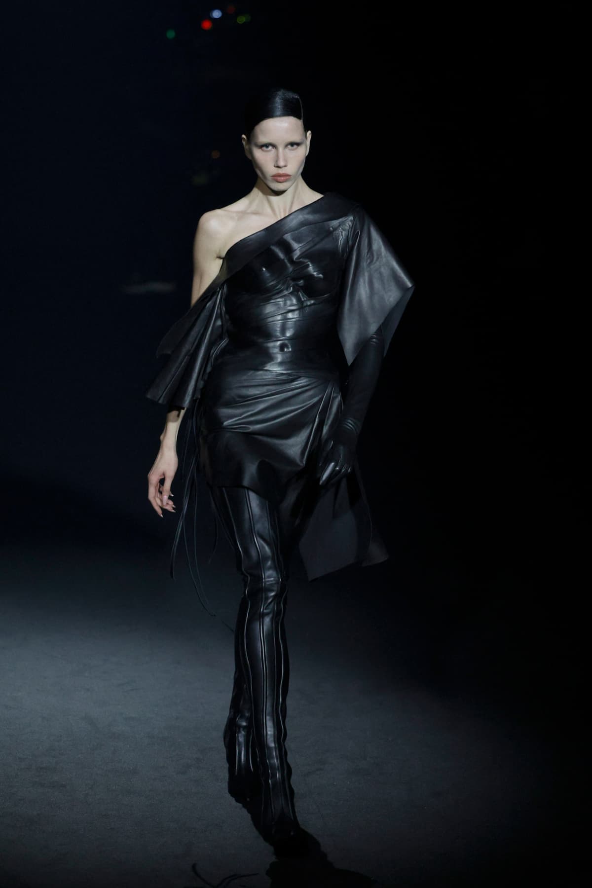 Ultra sensualité et construction parfaite au défilé automne-hiver 2024 ...