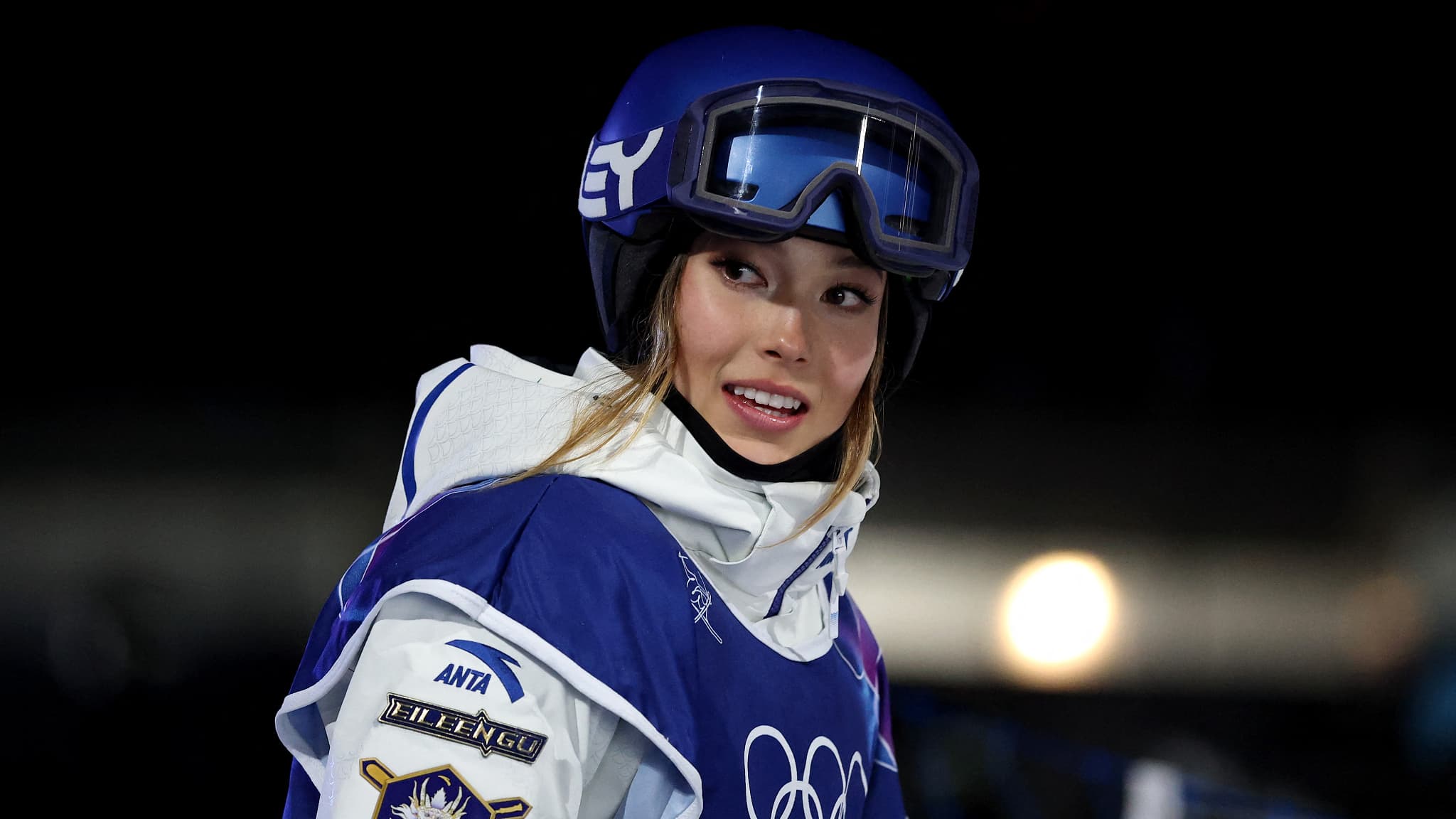 Half-pipe JO: Eileen Gu, la "Princesse des Neiges" qui affole les ...