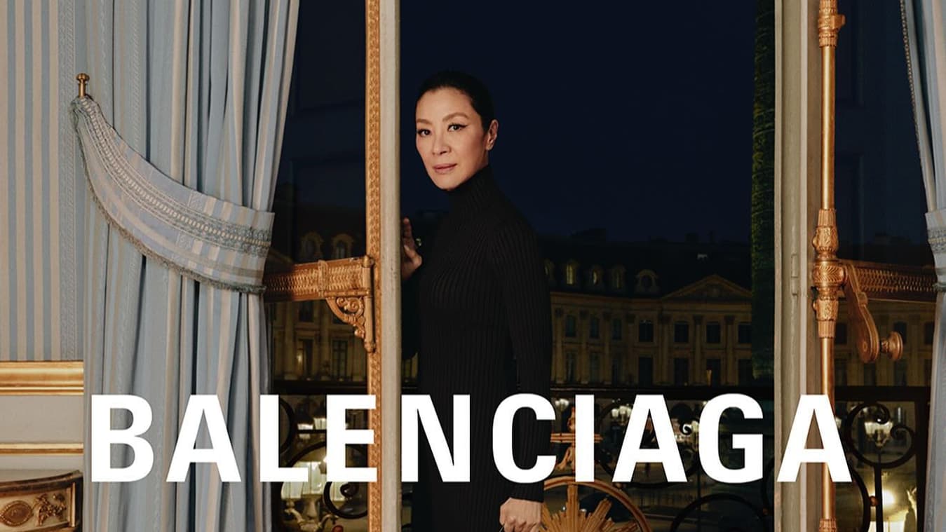 Après Isabelle Huppert, Balenciaga choisit l'actrice Michelle Yeoh pour ...