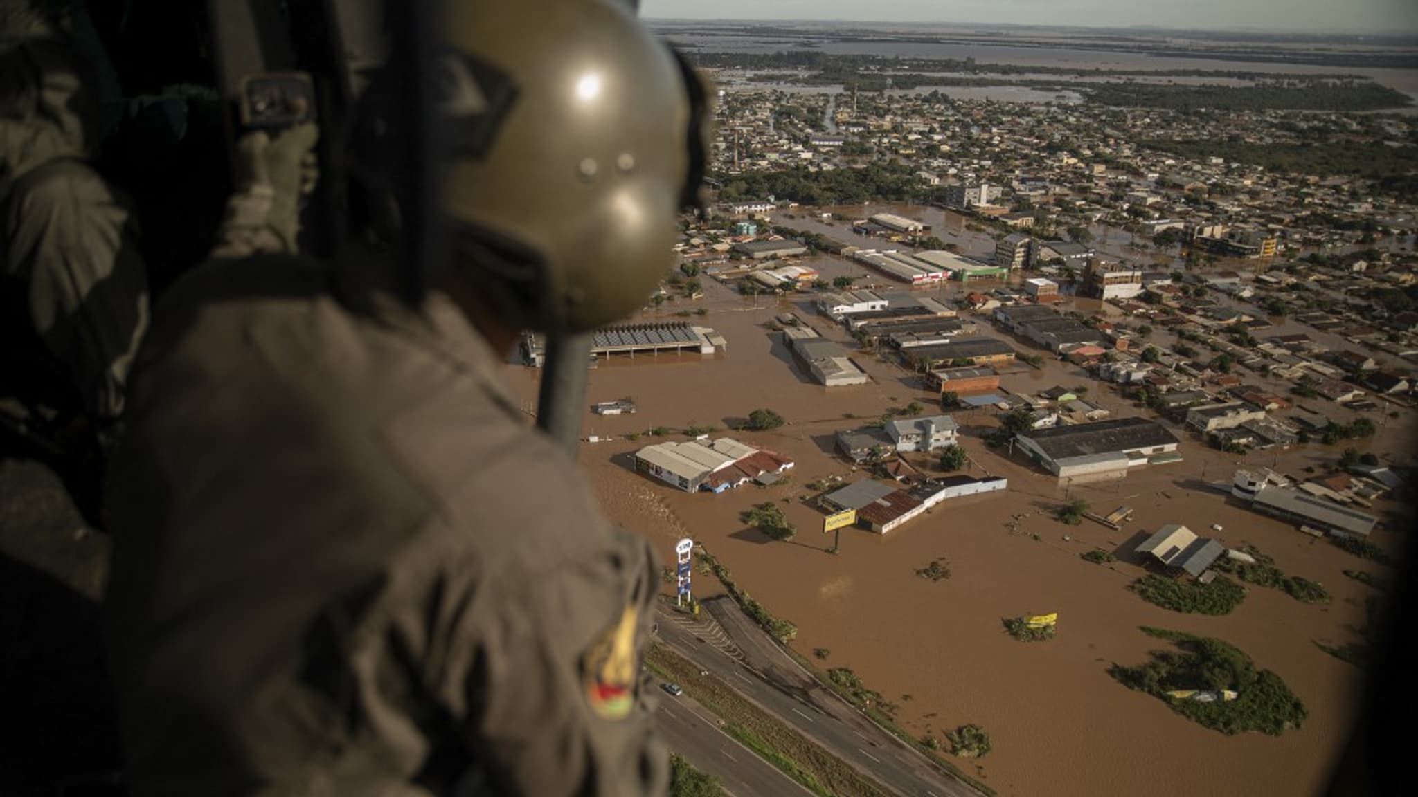 Brésil: les images des inondations impressionnantes qui ont fait plus ...