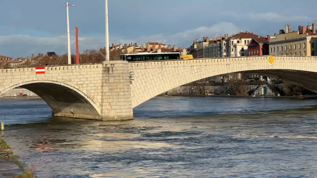 Lyon: le pont Bonaparte rouvre à la circulation à partir du lundi 21 août