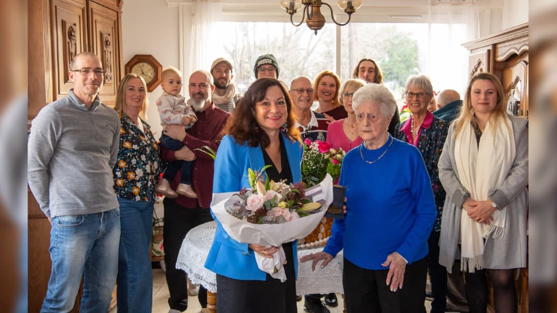 "Je n'en reviens pas": Yolande récompensée pour ses 100 ans par la ...