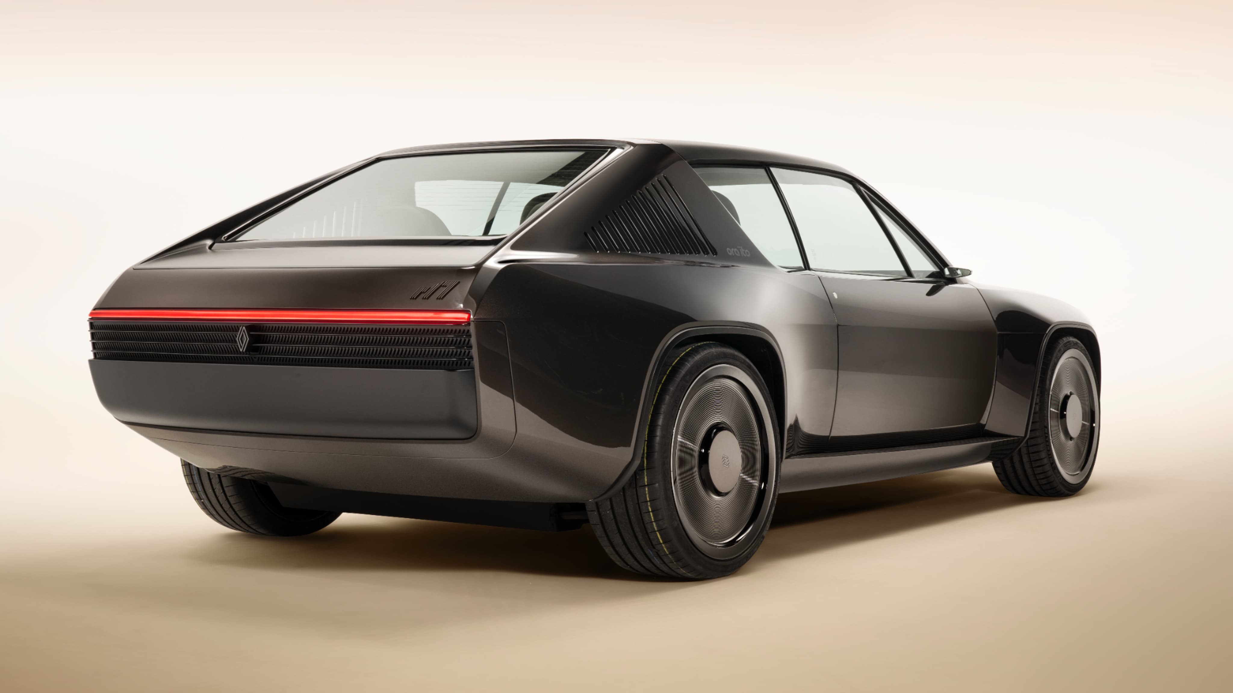 Renault présente une version modernisée et électrique de la mythique R17