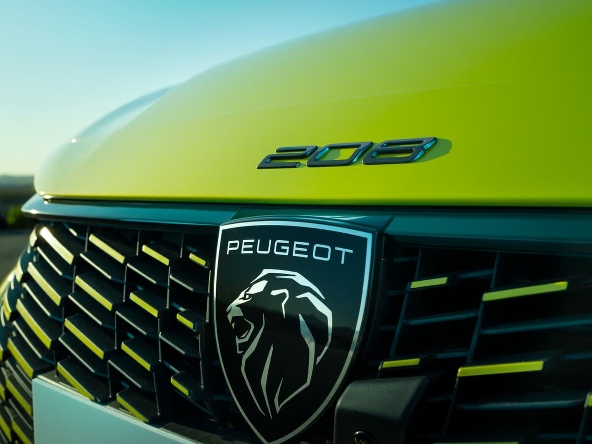 Peugeot dévoile sa nouvelle 208, avec une motorisation hybride en plus ...