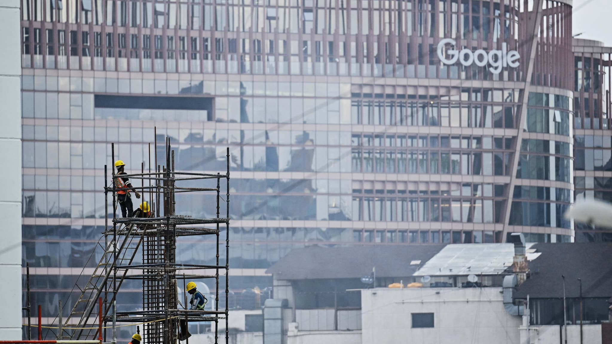 Google utilise-t-il les contenus publiés sur ses différents services pour entraîner ses IA? L’UE ...