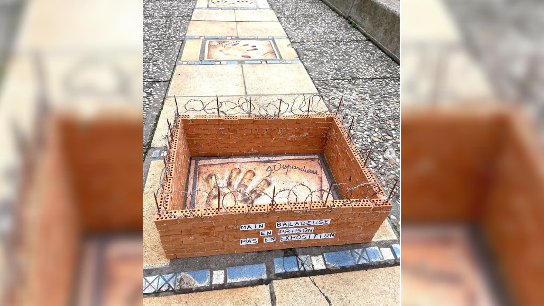 "Main baladeuse en prison": les empreintes de Gérard Depardieu ...