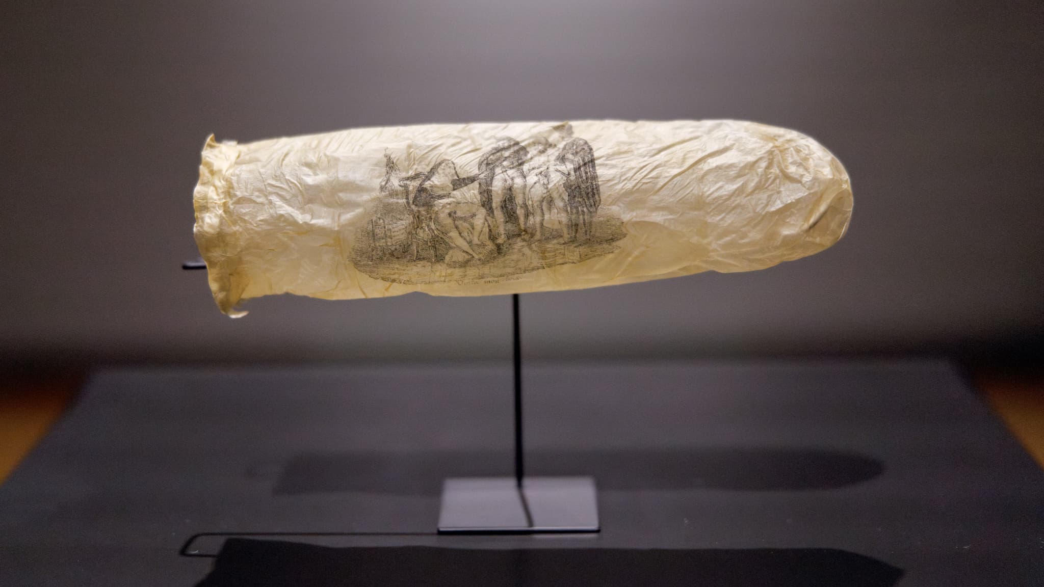 Pays-Bas: un musée d'Amsterdam expose un préservatif français en ...