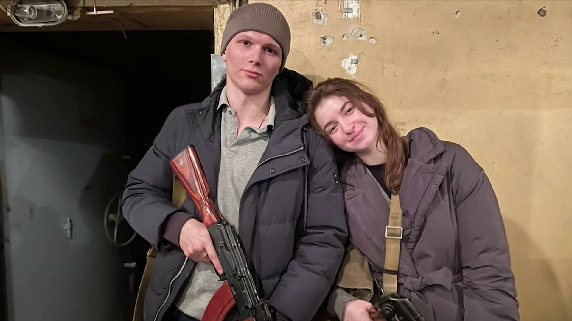 Ukraine: un jeune couple décide de se marier en pleine guerre avant de ...
