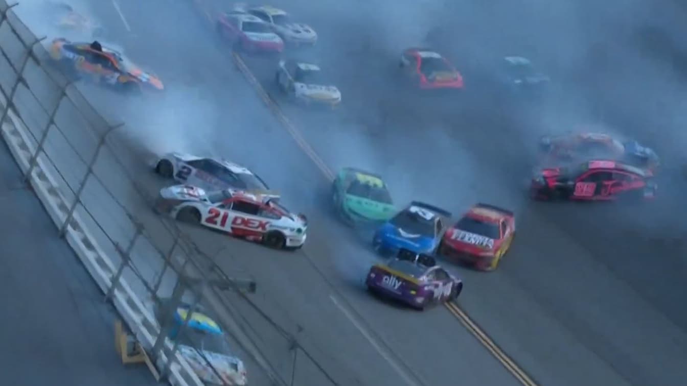 "The Big One", le plus gros accident de l’histoire du Nascar avec 28 ...