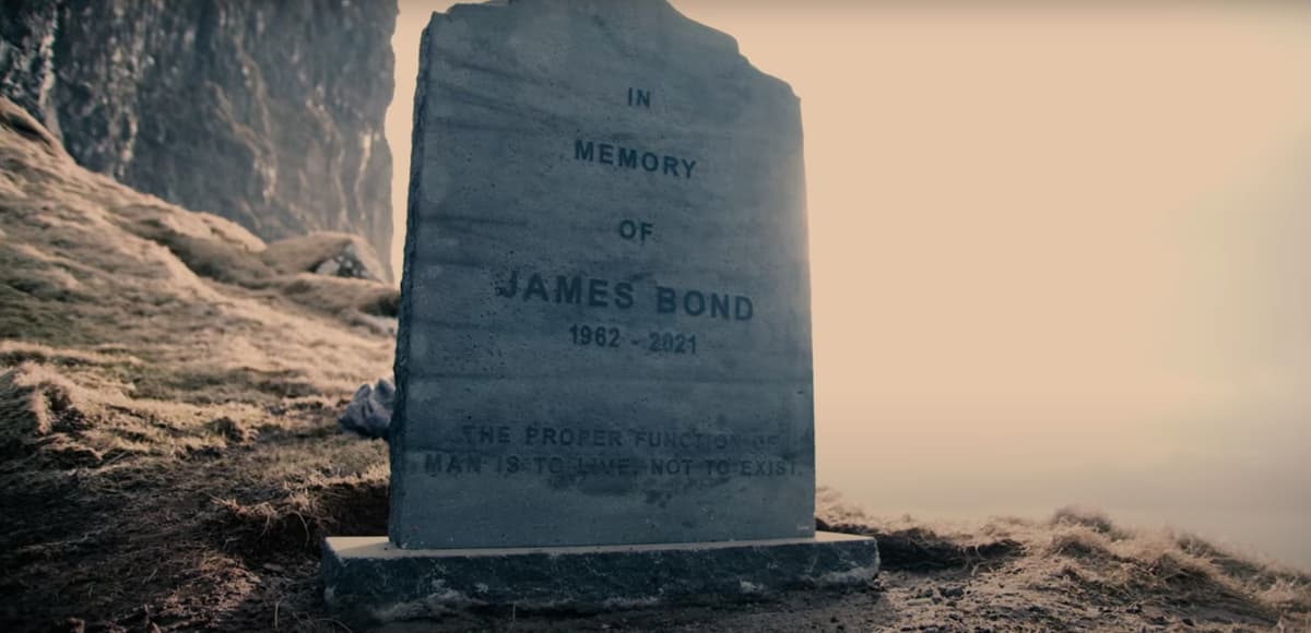 James Bond: les îles Féroé inaugurent un monument en référence à la fin de "Mourir peut attendre"