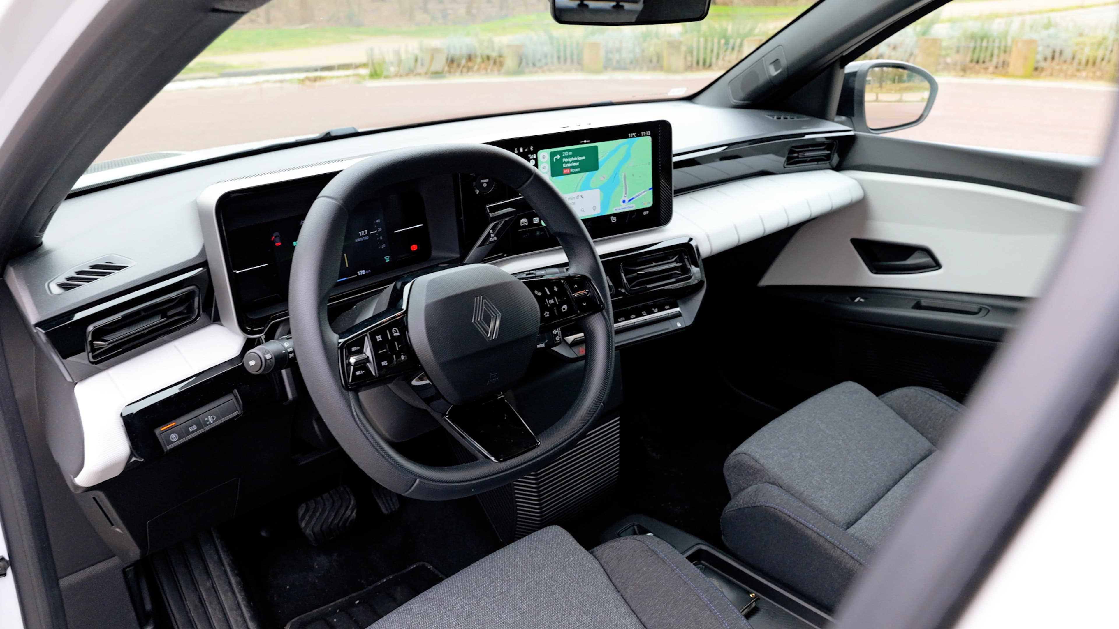 ESSAI. R5 "Autonomie urbaine", que vaut le compromis électrique de Renault?