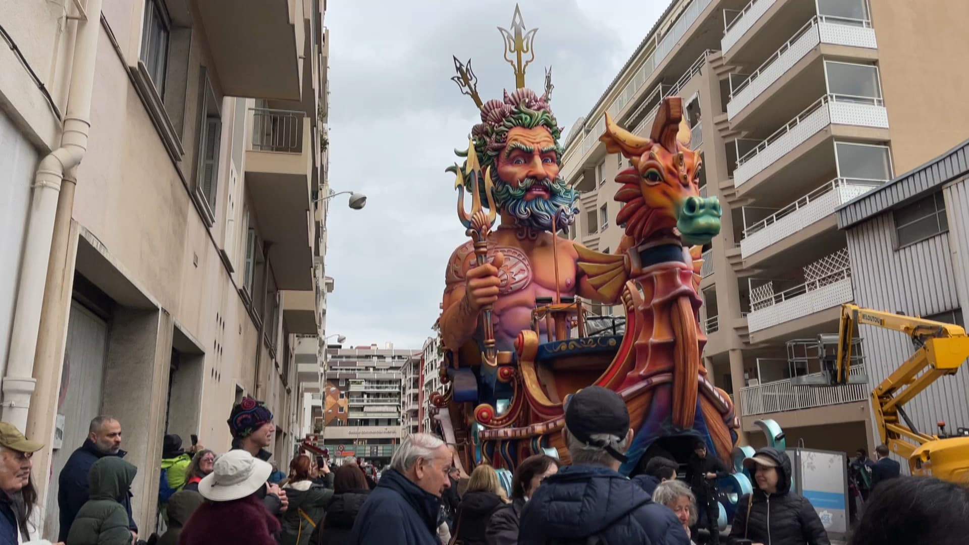 Le Carnaval de Nice lancé avec le traditionnel grand charivari, le roi ...