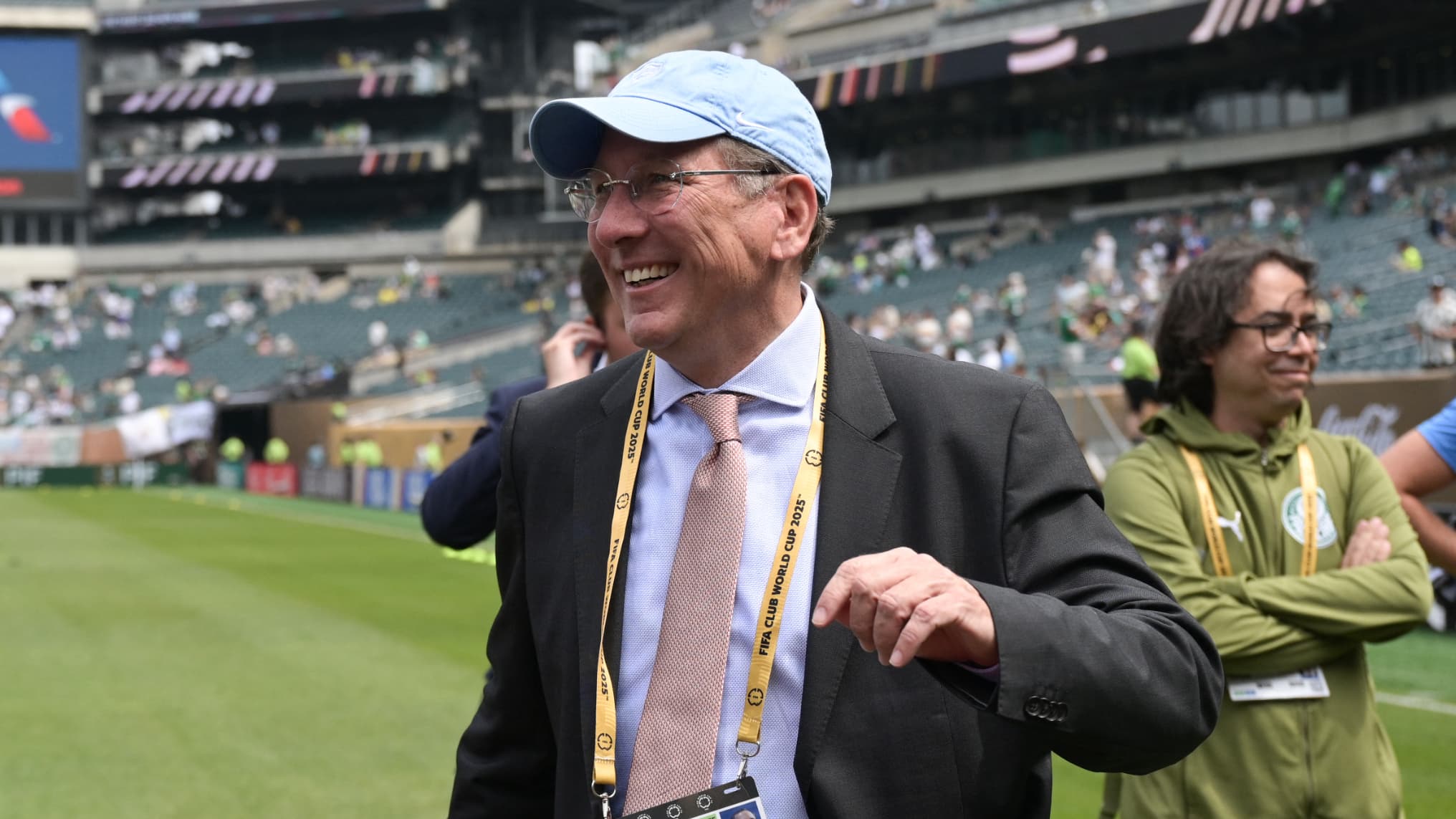 OL rétrogradé en L2: John Textor annonce prendre ses distances et ...